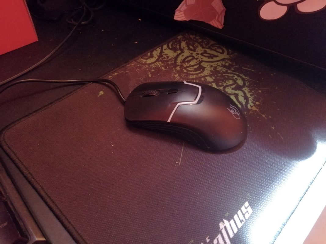Kross Pulse Gaming Mouse - Review - The Couch